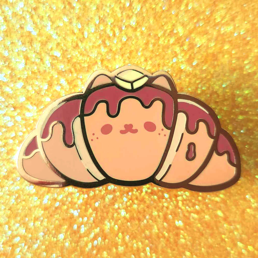 KITTY CROISSANT PIN – appleminte